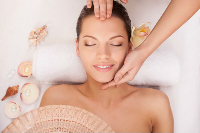 Gesichtsmassage, also manuelles Gesichtslifting – wie wird durchgeführt ...